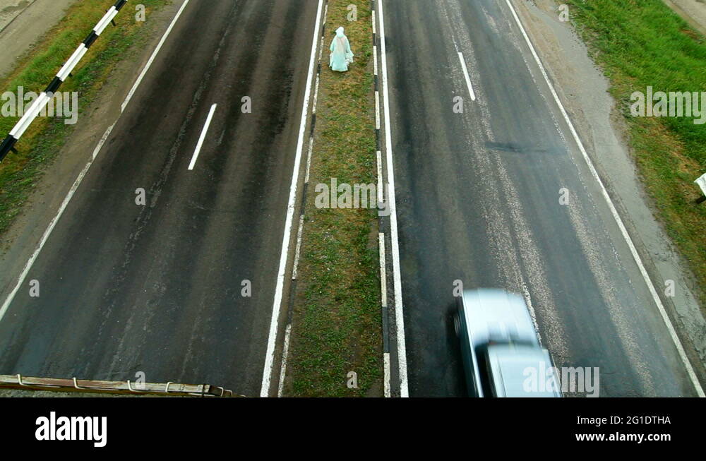 Road divider Stock Videos & Footage - HD and 4K Video Clips - Alamy