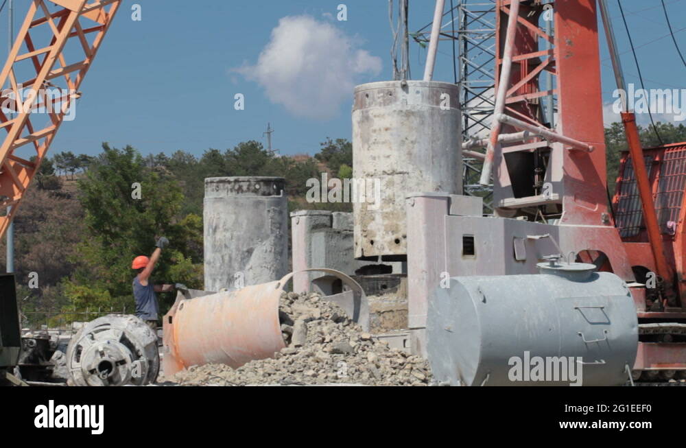 Piling machine Stock Videos & Footage - HD and 4K Video Clips - Alamy