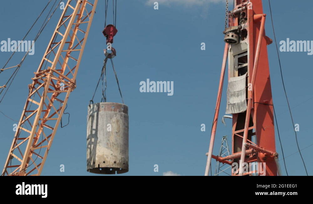 Lifting cargo crane Stock Videos & Footage - HD and 4K Video Clips - Alamy