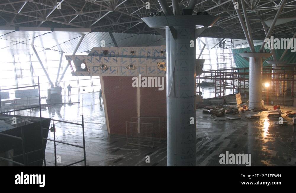 Terminal pillars Stock Videos & Footage - HD and 4K Video Clips - Alamy