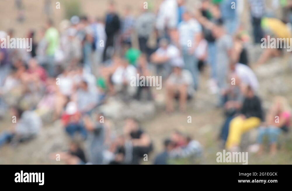 Crowd of spectators Stock Videos & Footage - HD and 4K Video Clips - Alamy