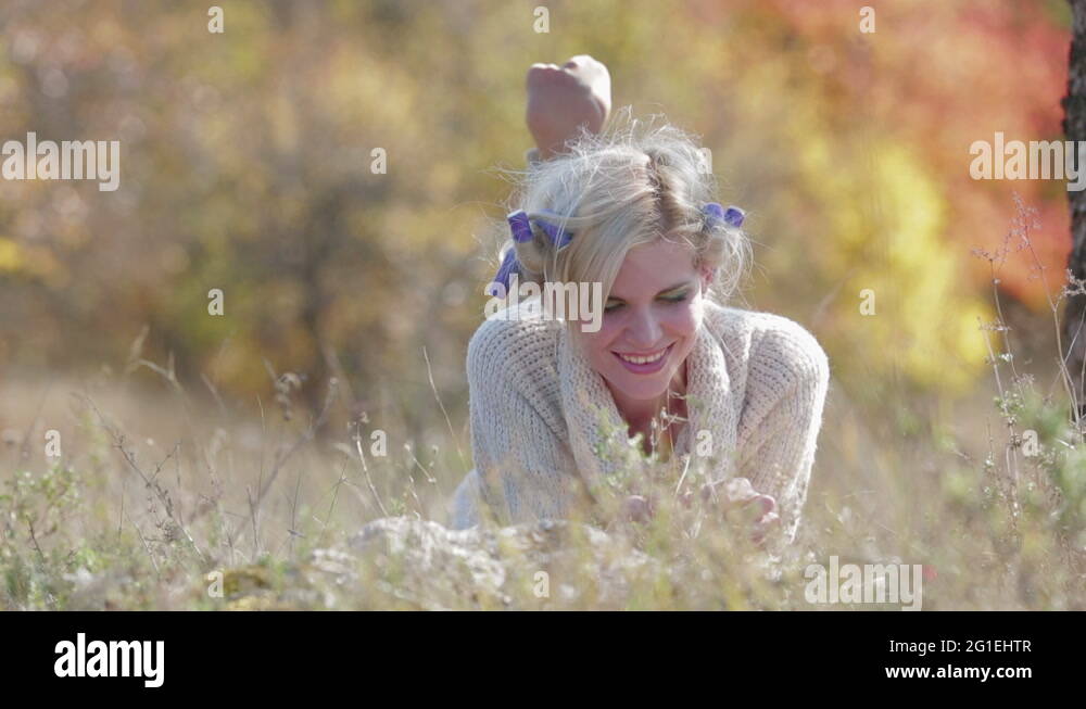 Girl posing winking Stock Videos & Footage - HD and 4K Video Clips - Alamy