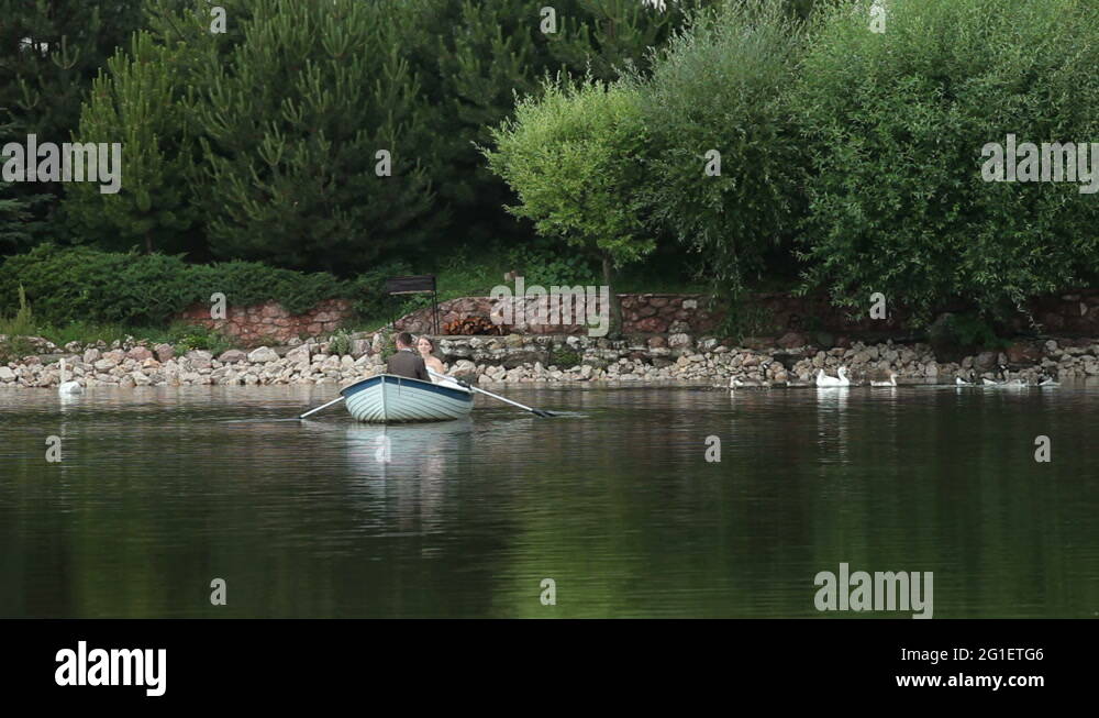 Rowing boat on pond Stock Videos & Footage - HD and 4K Video Clips - Alamy