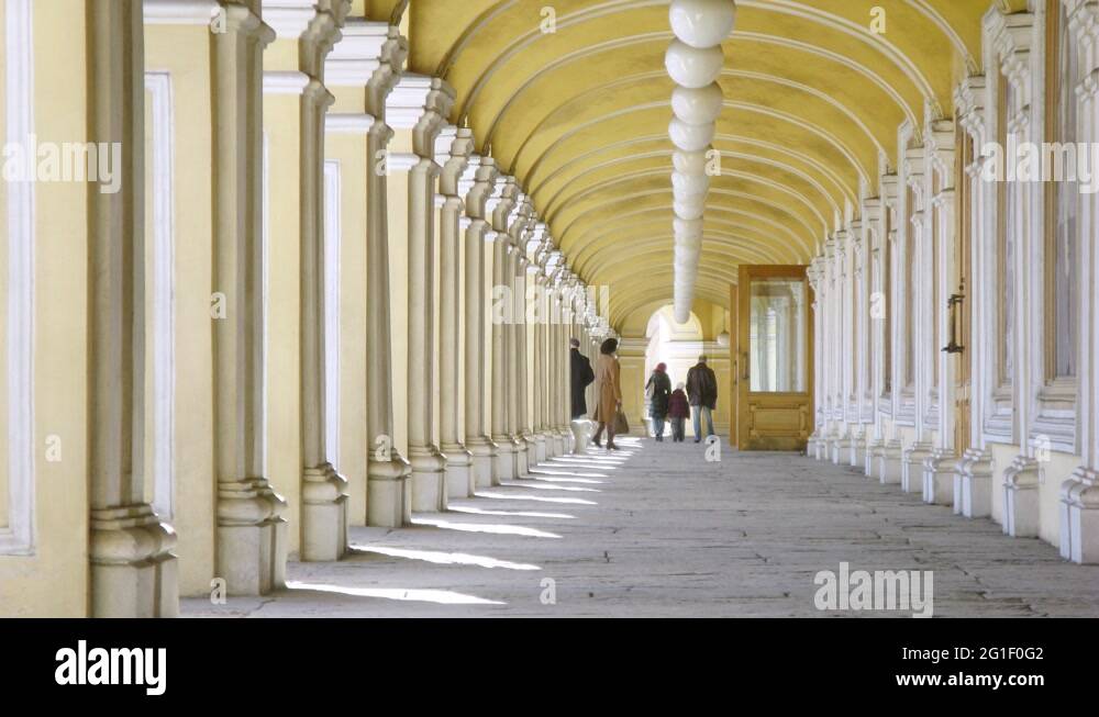 Tourists in front arch Stock Videos & Footage - HD and 4K Video Clips ...