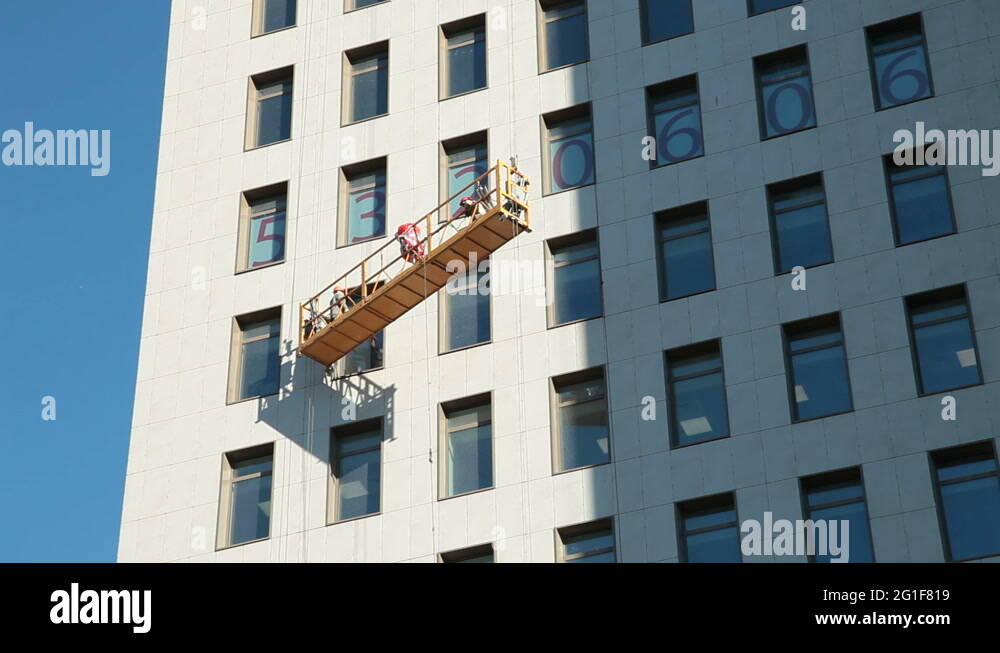 Cradle hoist Stock Videos & Footage - HD and 4K Video Clips - Alamy