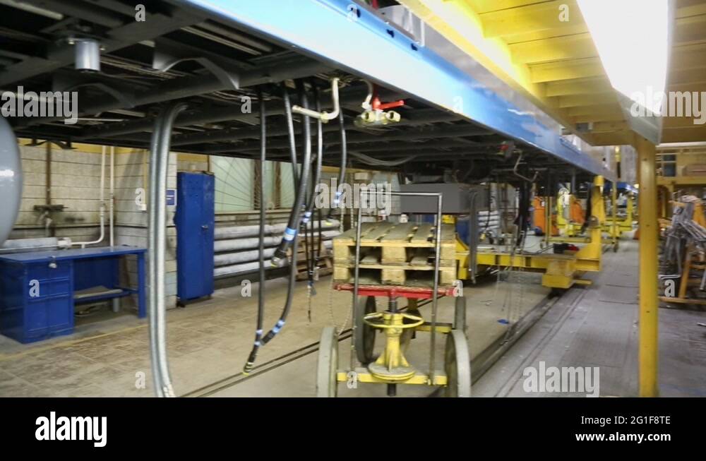 Coach chassis Stock Videos & Footage - HD and 4K Video Clips - Alamy