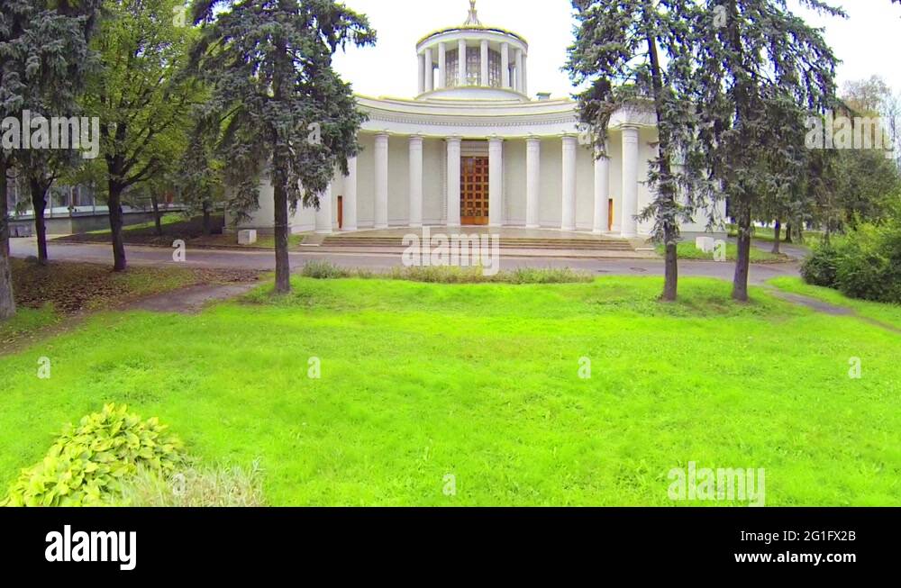 Human columns Stock Videos & Footage - HD and 4K Video Clips - Alamy