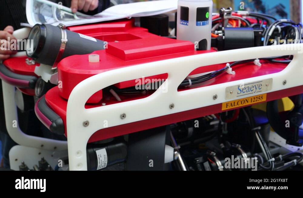 Remotely operated vehicle Stock Videos & Footage - HD and 4K Video ...