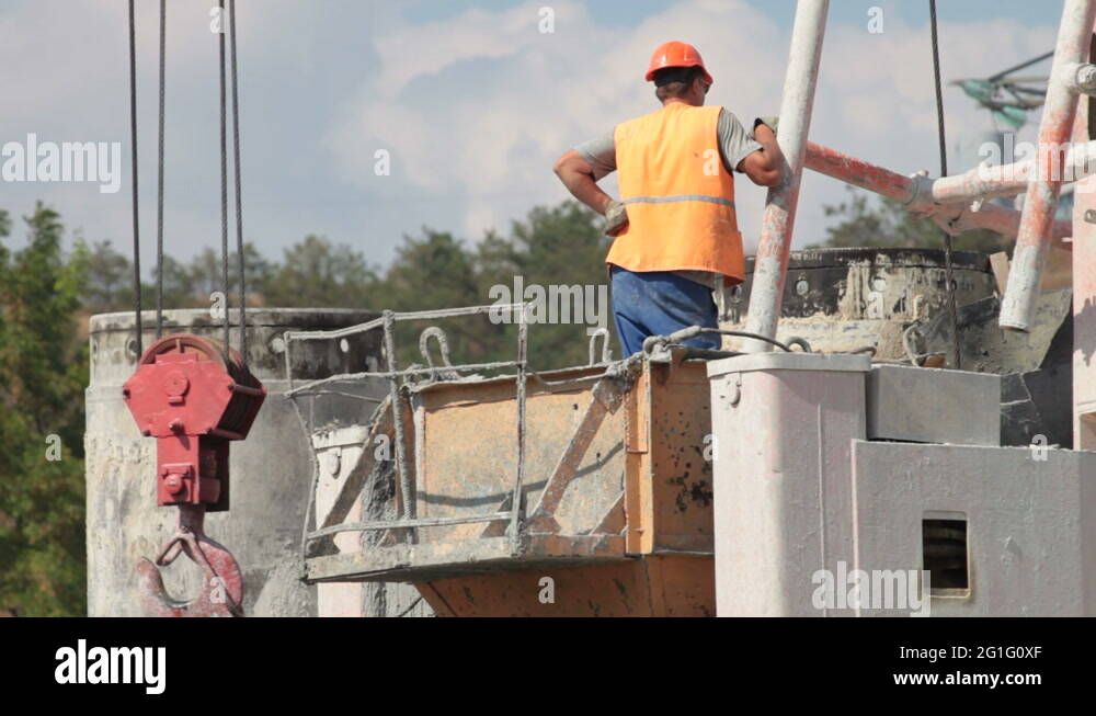 Piling operation Stock Videos & Footage - HD and 4K Video Clips - Alamy