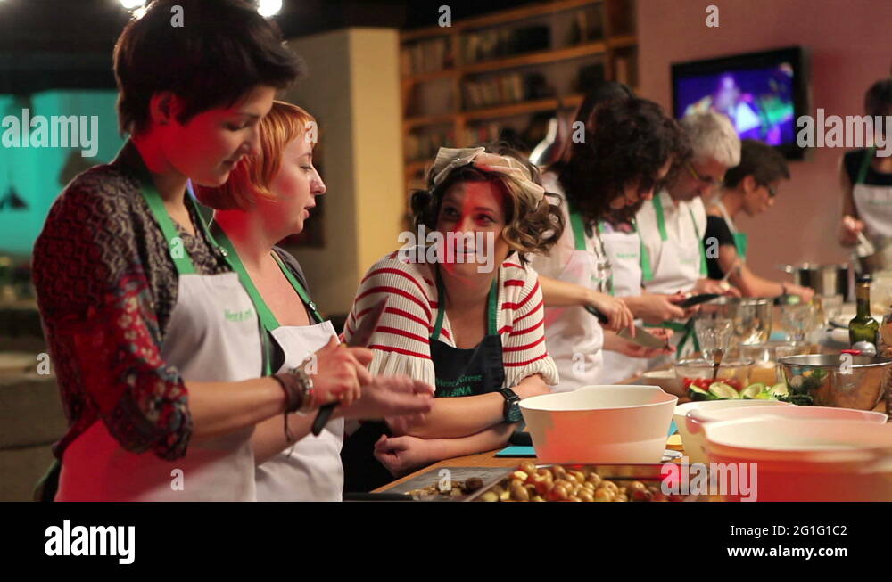Very long table Stock Videos & Footage - HD and 4K Video Clips - Alamy