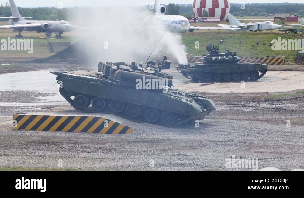 Mbt main battle tank Stock Videos & Footage - HD and 4K Video Clips - Alamy