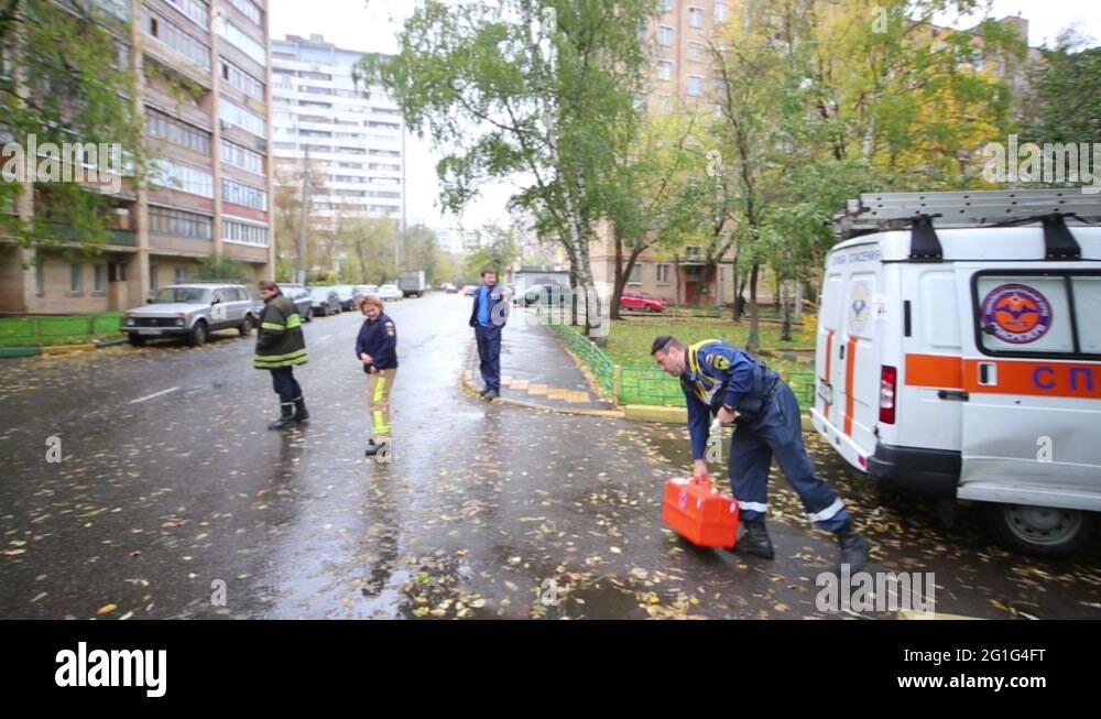 Car rescue Stock Videos & Footage - HD and 4K Video Clips - Alamy