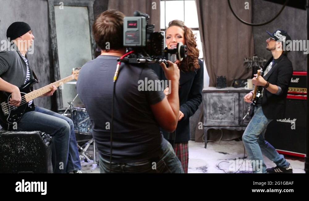 Brain amplifier Stock Videos & Footage - HD and 4K Video Clips - Alamy