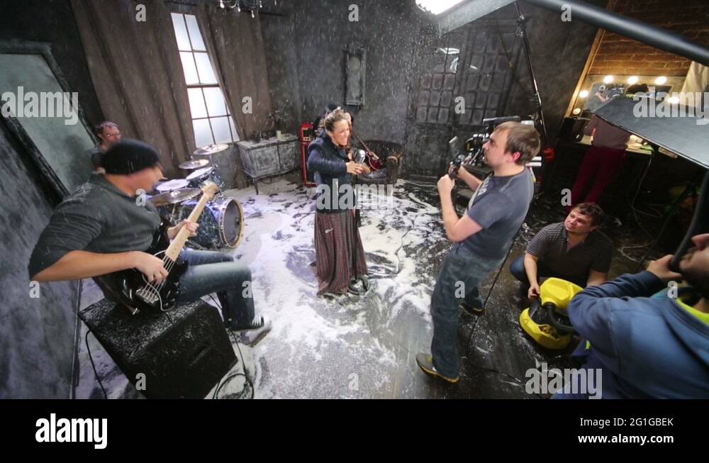 Lead singer band Stock Videos & Footage - HD and 4K Video Clips - Alamy