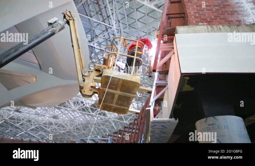 Telescopic platform Stock Videos & Footage - HD and 4K Video Clips - Alamy