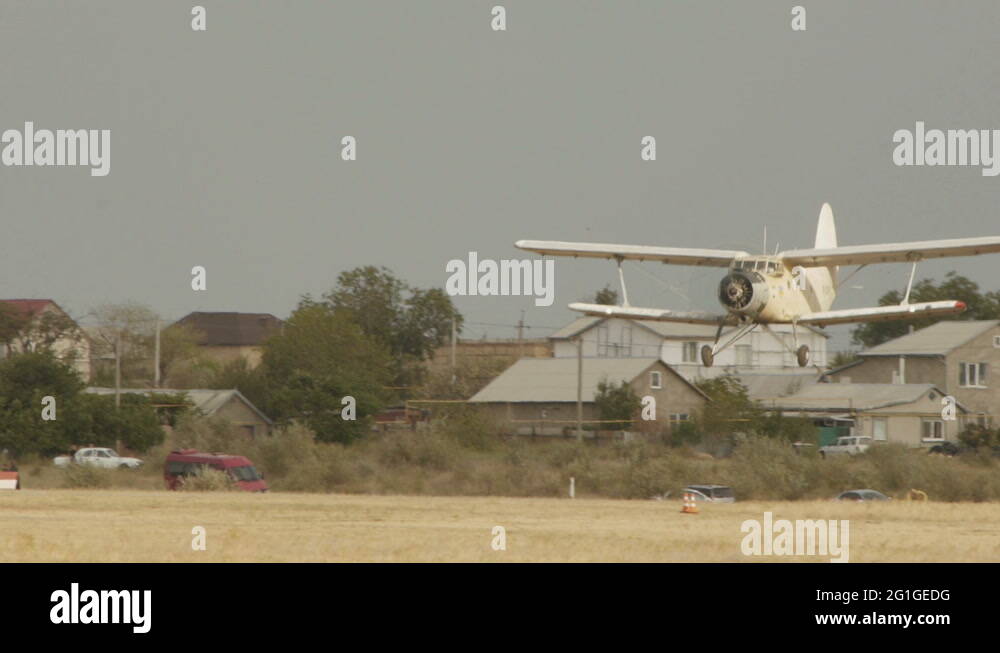Antonov an2 aircraft Stock Videos & Footage - HD and 4K Video Clips - Alamy