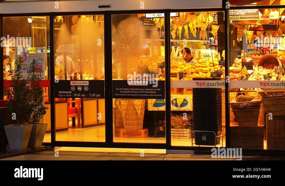 Grocery store entrance Stock Videos & Footage - HD and 4K Video Clips ...