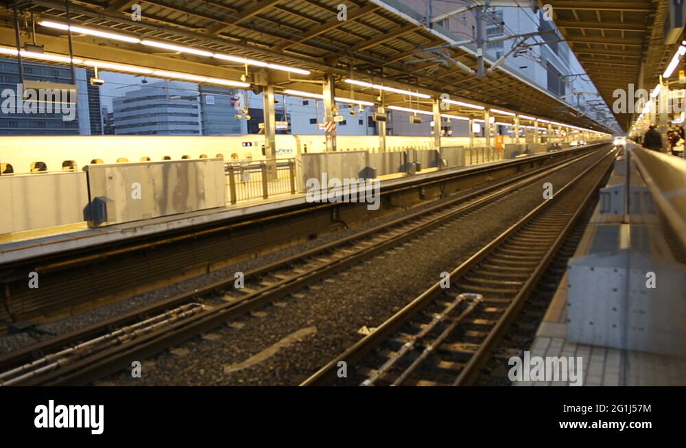 Japanese Bullet Train Arriving at Tokyo Station Platform Stock Video ...