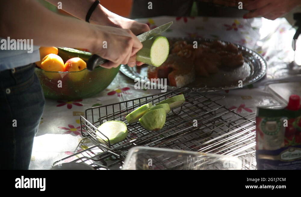 Bell squash Stock Videos & Footage - HD and 4K Video Clips - Alamy