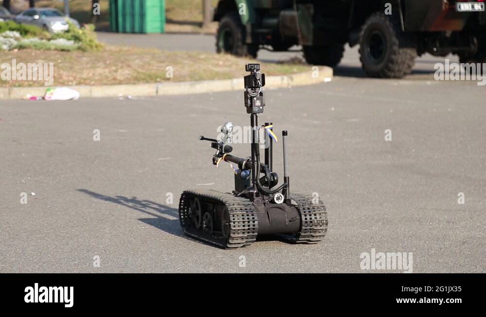 Robot for the explosions on the remote control Stock Video Footage - Alamy
