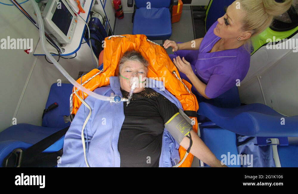 Emt ambulance woman Stock Videos & Footage - HD and 4K Video Clips - Alamy