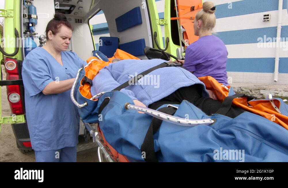 Women ambulance crew Stock Videos & Footage - HD and 4K Video Clips - Alamy