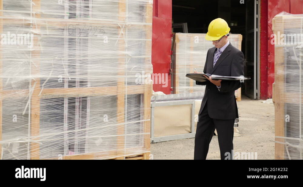 Quality controller Stock Videos & Footage - HD and 4K Video Clips - Alamy