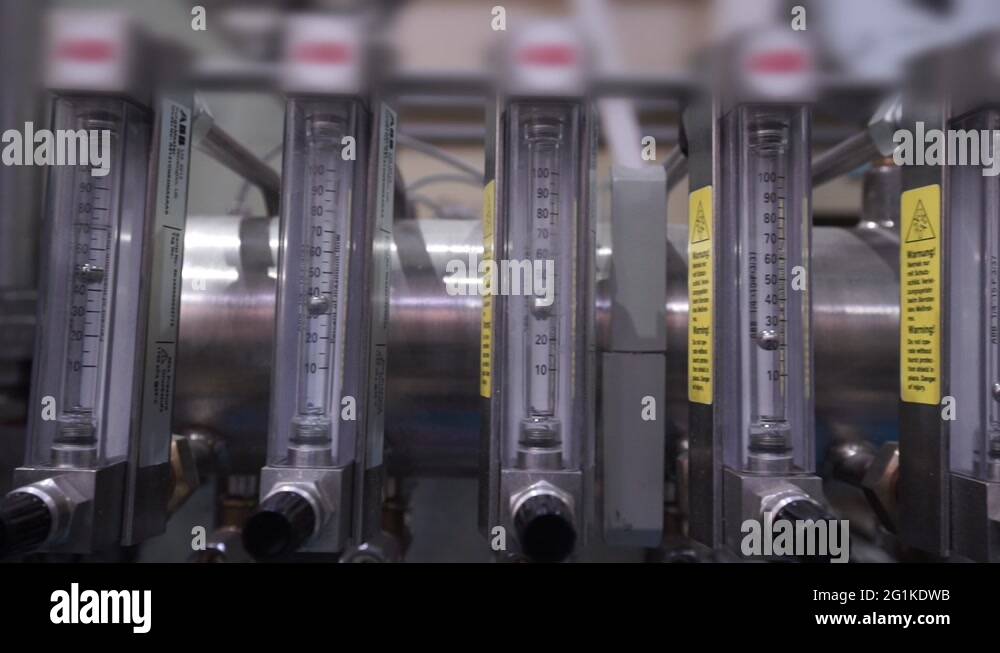 Pressure transmitter Stock Videos & Footage - HD and 4K Video Clips - Alamy