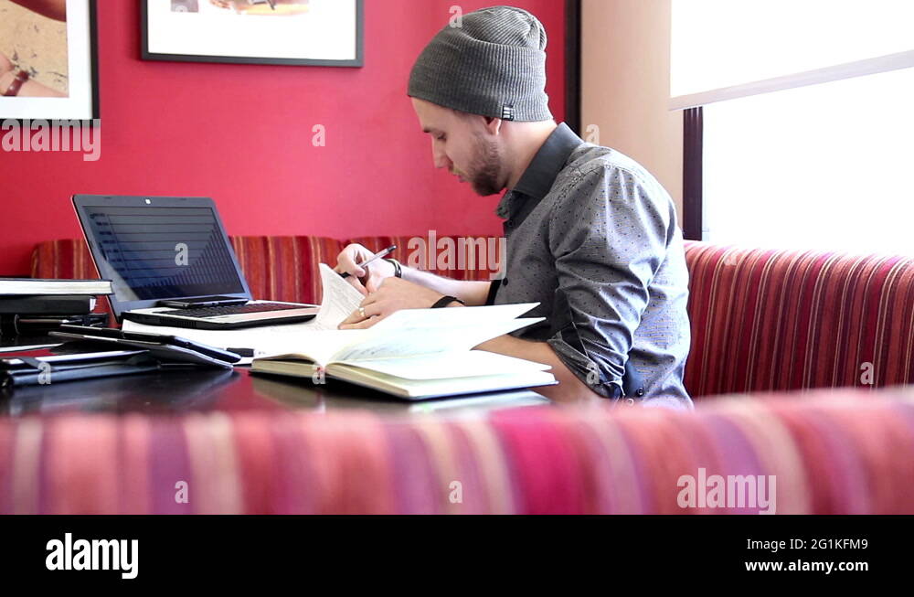 Man signs Stock Videos & Footage - HD and 4K Video Clips - Alamy