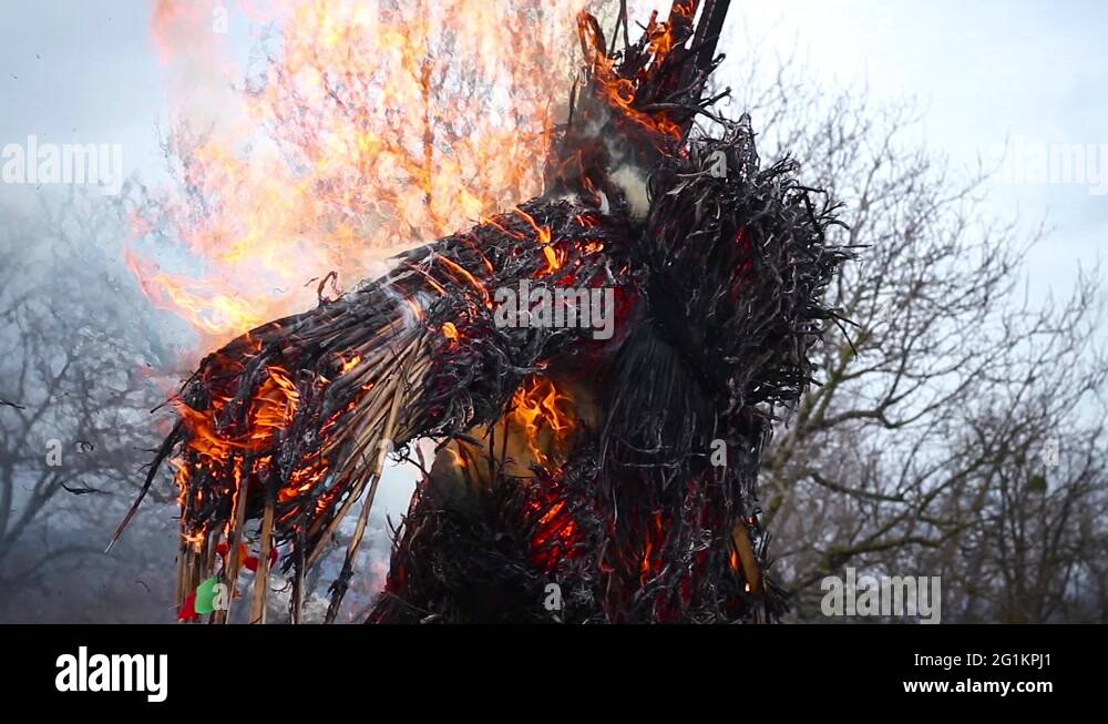 Burn an effigy Stock Videos & Footage - HD and 4K Video Clips - Alamy