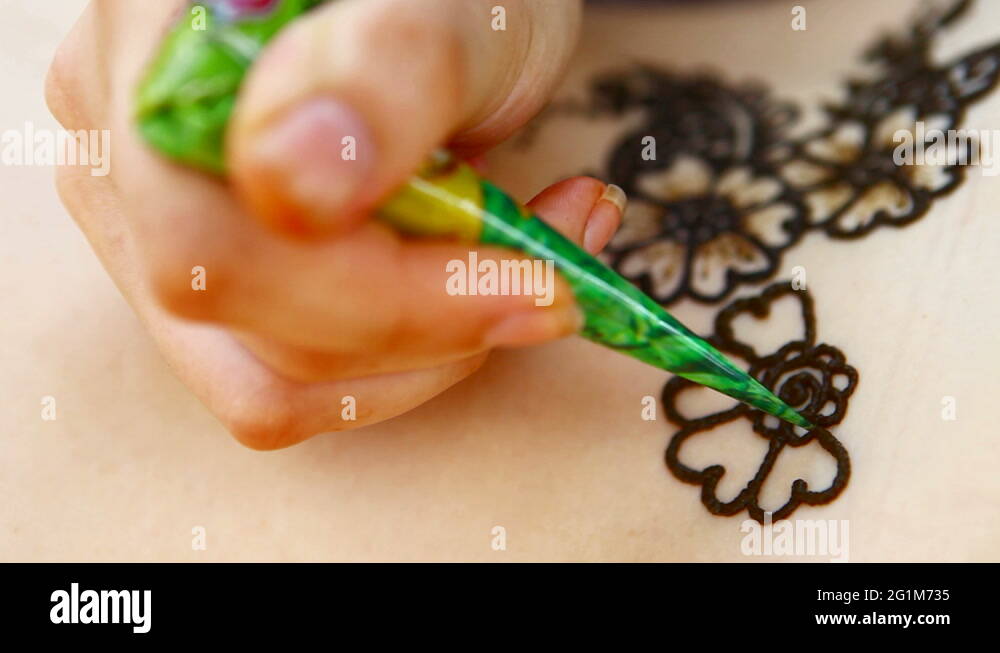Drawing a henna nature Stock Video Footage - Alamy