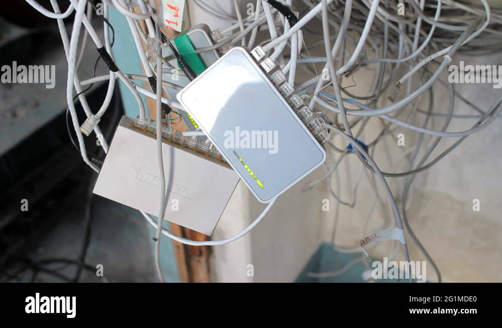 Irregular wire Stock Videos & Footage - HD and 4K Video Clips - Alamy