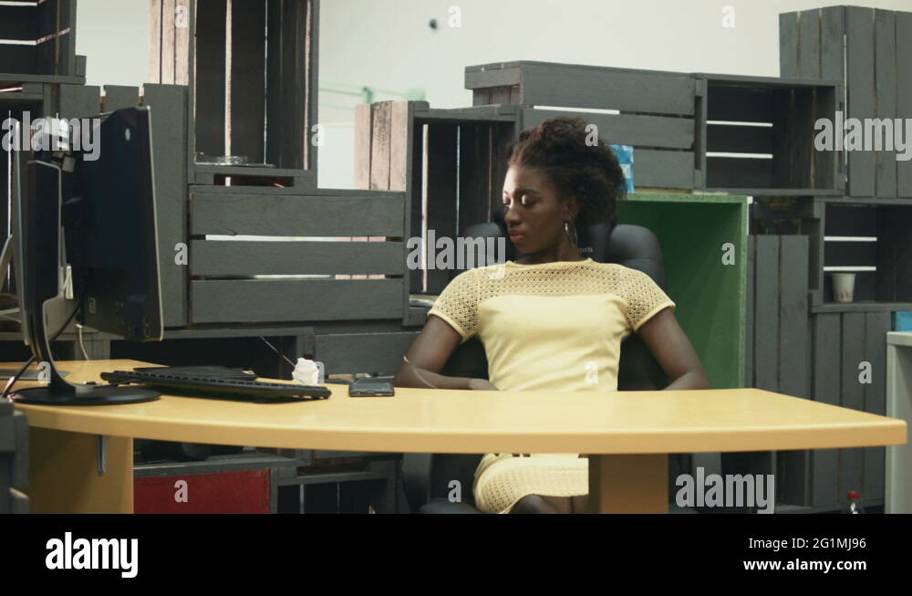 Virtual workplace Stock Videos & Footage - HD and 4K Video Clips - Alamy