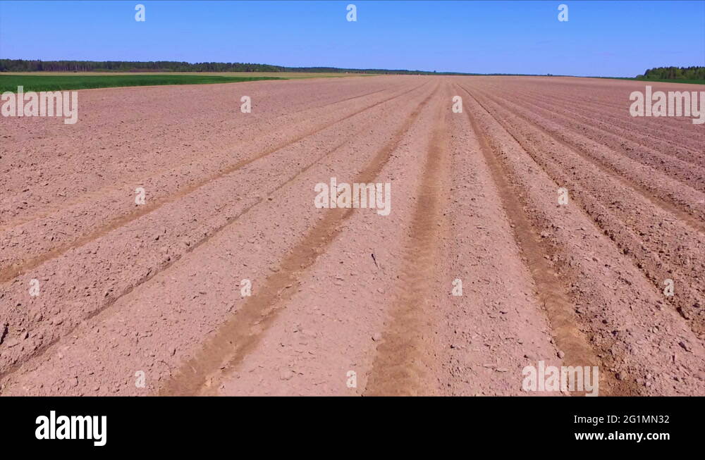 Field soil flying Stock Videos & Footage - HD and 4K Video Clips - Alamy