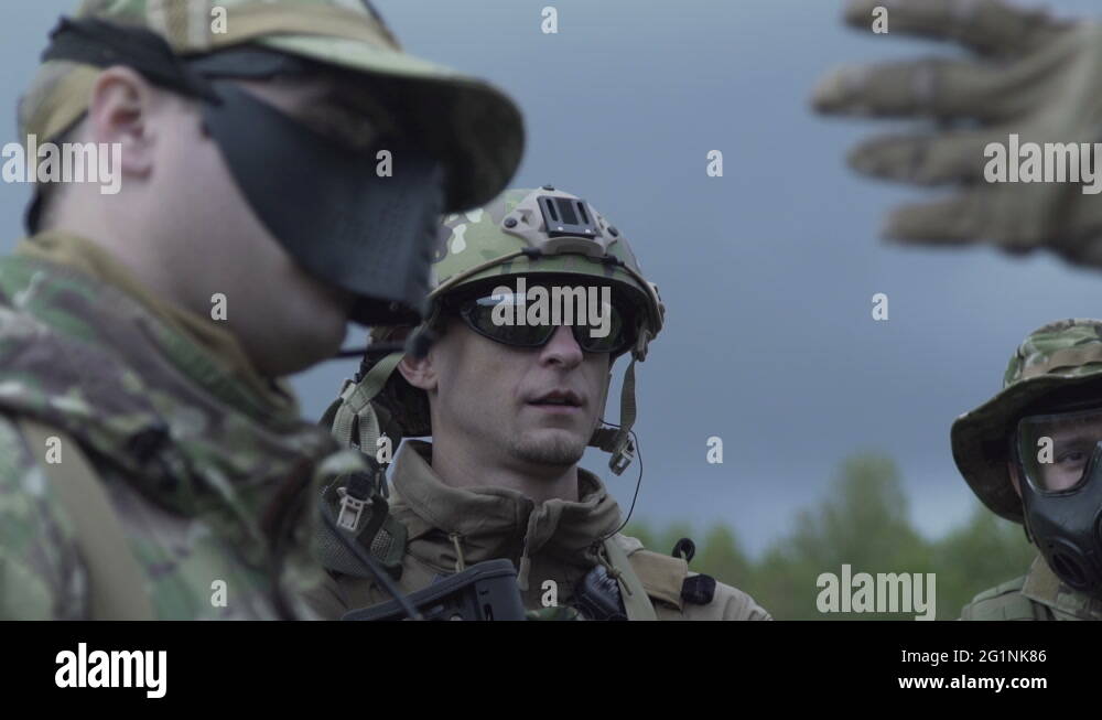Army man talking Stock Videos & Footage - HD and 4K Video Clips - Alamy