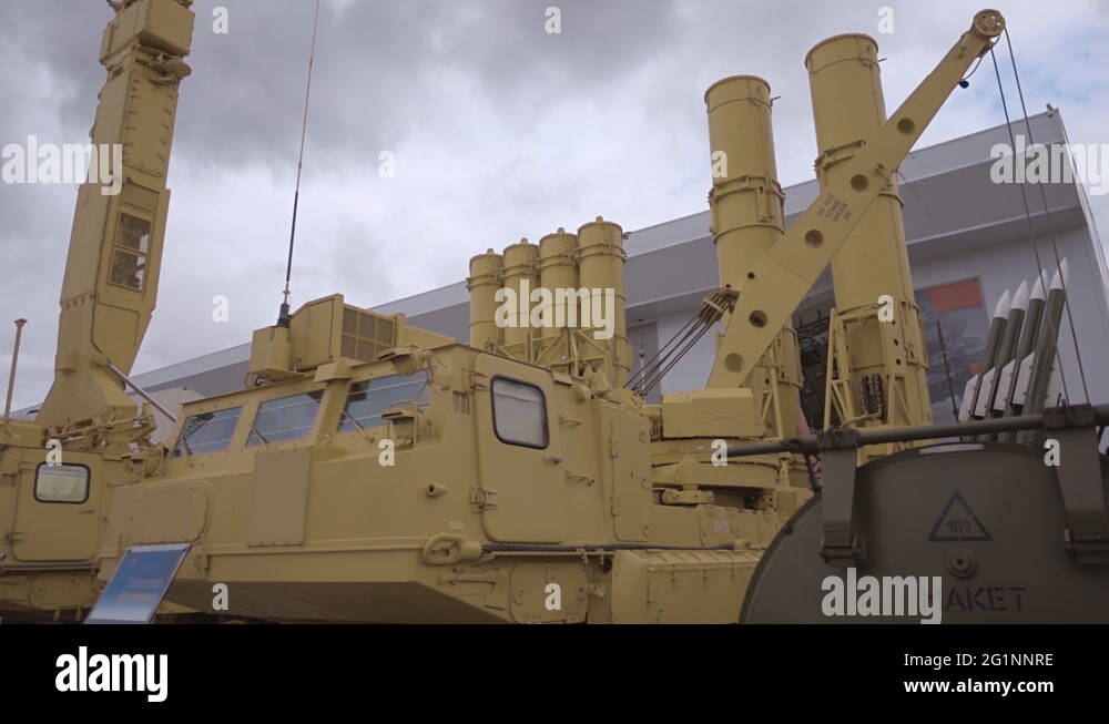 Russian anti-aircraft missile system of large and medium-range air ...