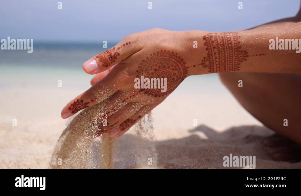 Henna india hands Stock Videos & Footage - HD and 4K Video Clips - Alamy