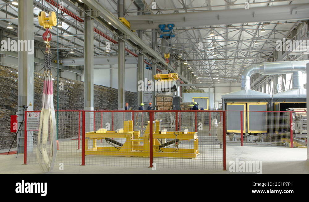 The operator lifting device timelapse, lift loads using lifting magnet ... The operator lifting device timelapse, lift loads using lifting magnet ...