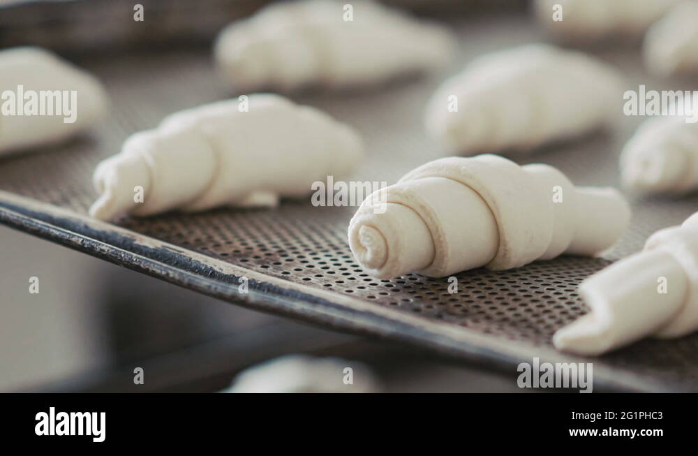 Baking racks Stock Videos & Footage - HD and 4K Video Clips - Alamy