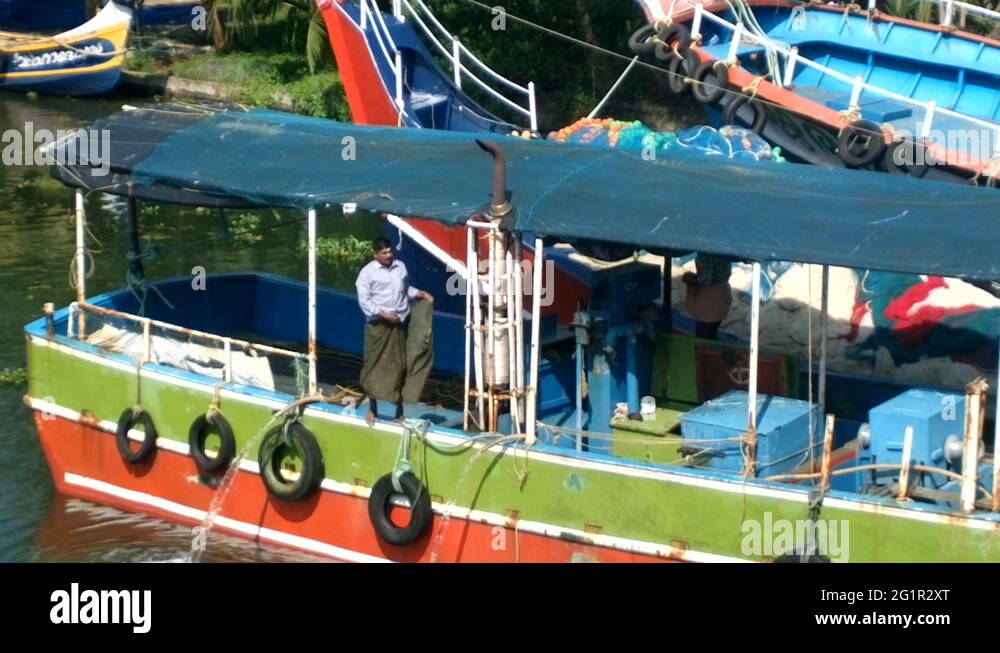 Boat sailor kerala Stock Videos & Footage - HD and 4K Video Clips - Alamy