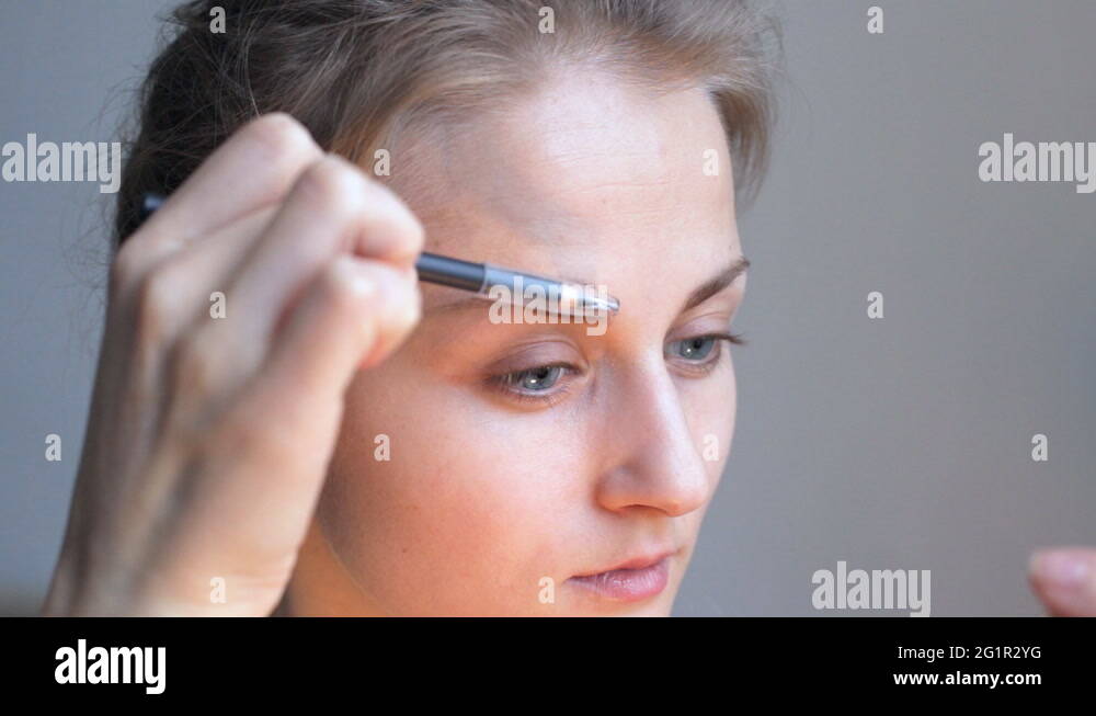 Combing eyebrow Stock Videos & Footage - HD and 4K Video Clips - Alamy