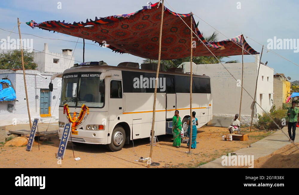 Hospital bus Stock Videos & Footage - HD and 4K Video Clips - Alamy