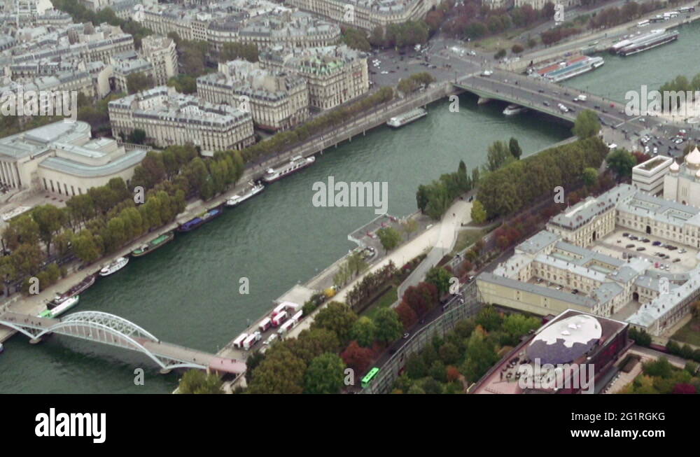 Paris seine aerial Stock Videos & Footage - HD and 4K Video Clips - Alamy