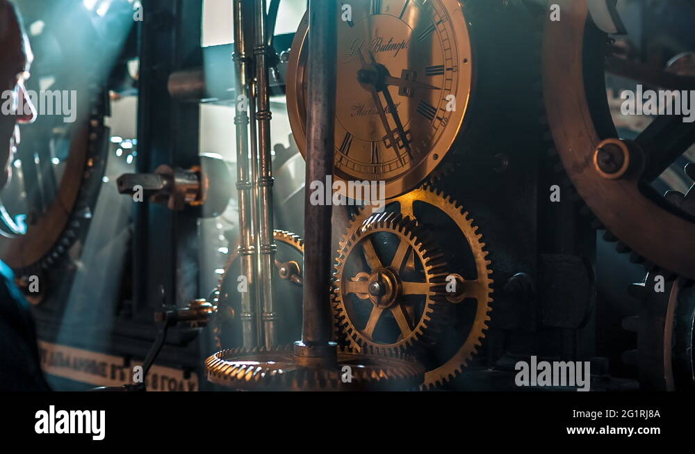 Master clock Stock Videos & Footage - HD and 4K Video Clips - Alamy