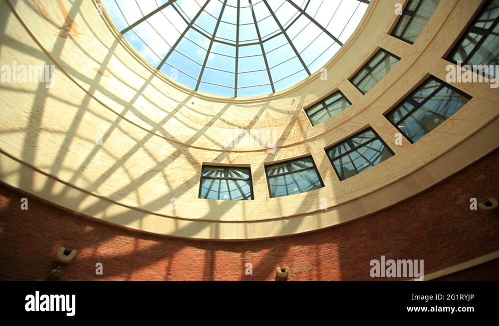 Holding maps Stock Videos & Footage - HD and 4K Video Clips - Alamy