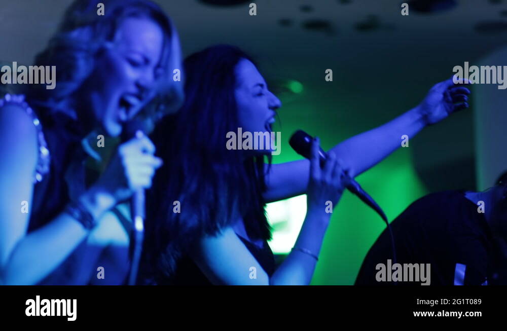Rock rock singers Stock Videos & Footage - HD and 4K Video Clips - Alamy