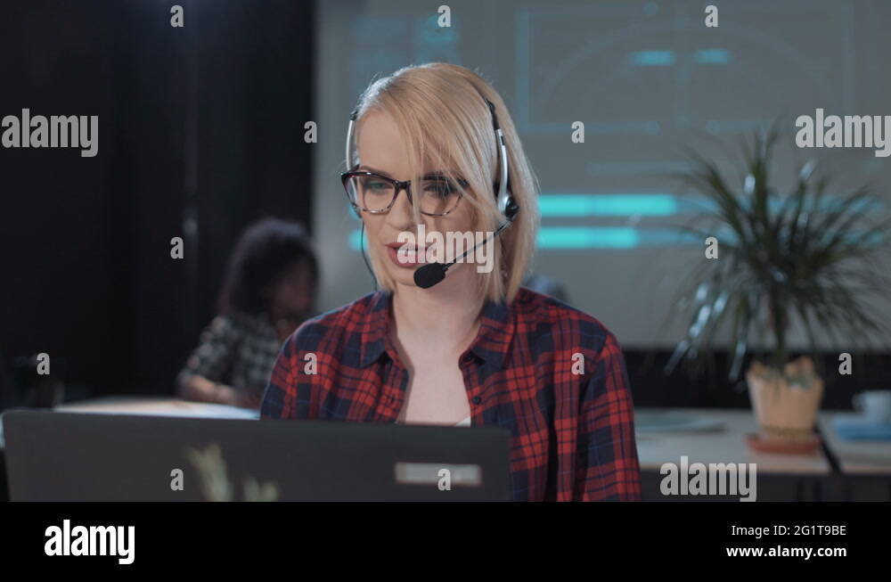 Agent support Stock Videos & Footage - HD and 4K Video Clips - Alamy