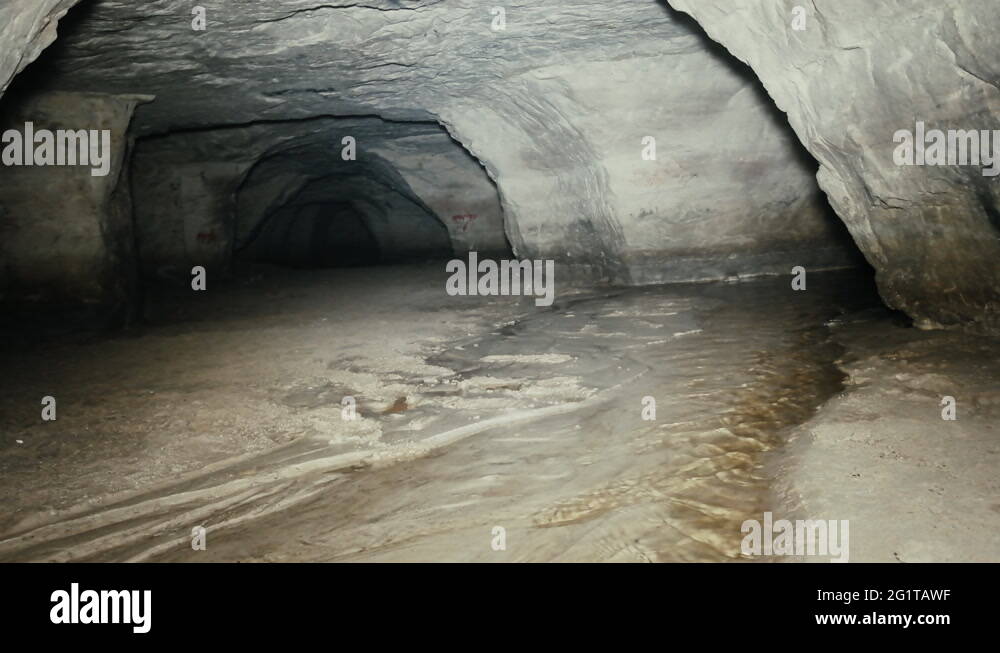 Flooded caves Stock Videos & Footage - HD and 4K Video Clips - Alamy