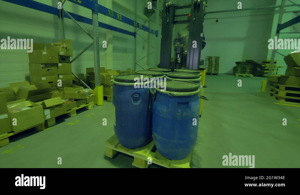 Forklift cylinder Stock Videos & Footage - HD and 4K Video Clips - Alamy