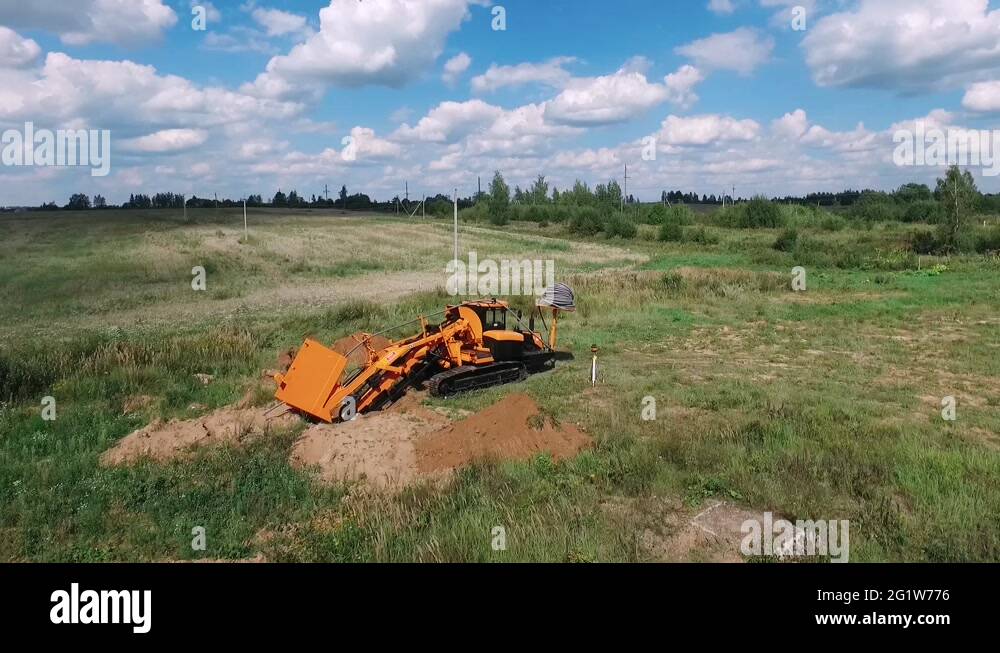 Conveyor bulldozer Stock Videos & Footage - HD and 4K Video Clips - Alamy